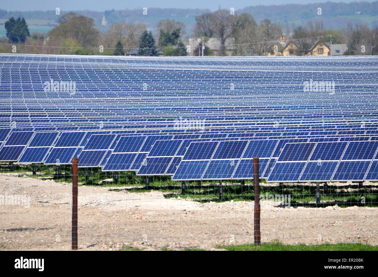 Solar farm bassingbourn england hi-res stock photography and images - Alamy