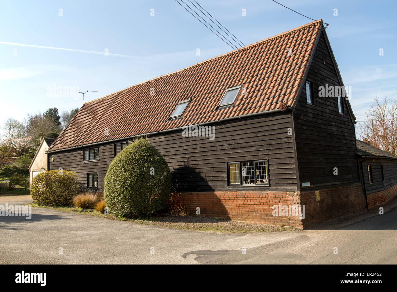 Barn conversion uk hi-res stock photography and images - Alamy