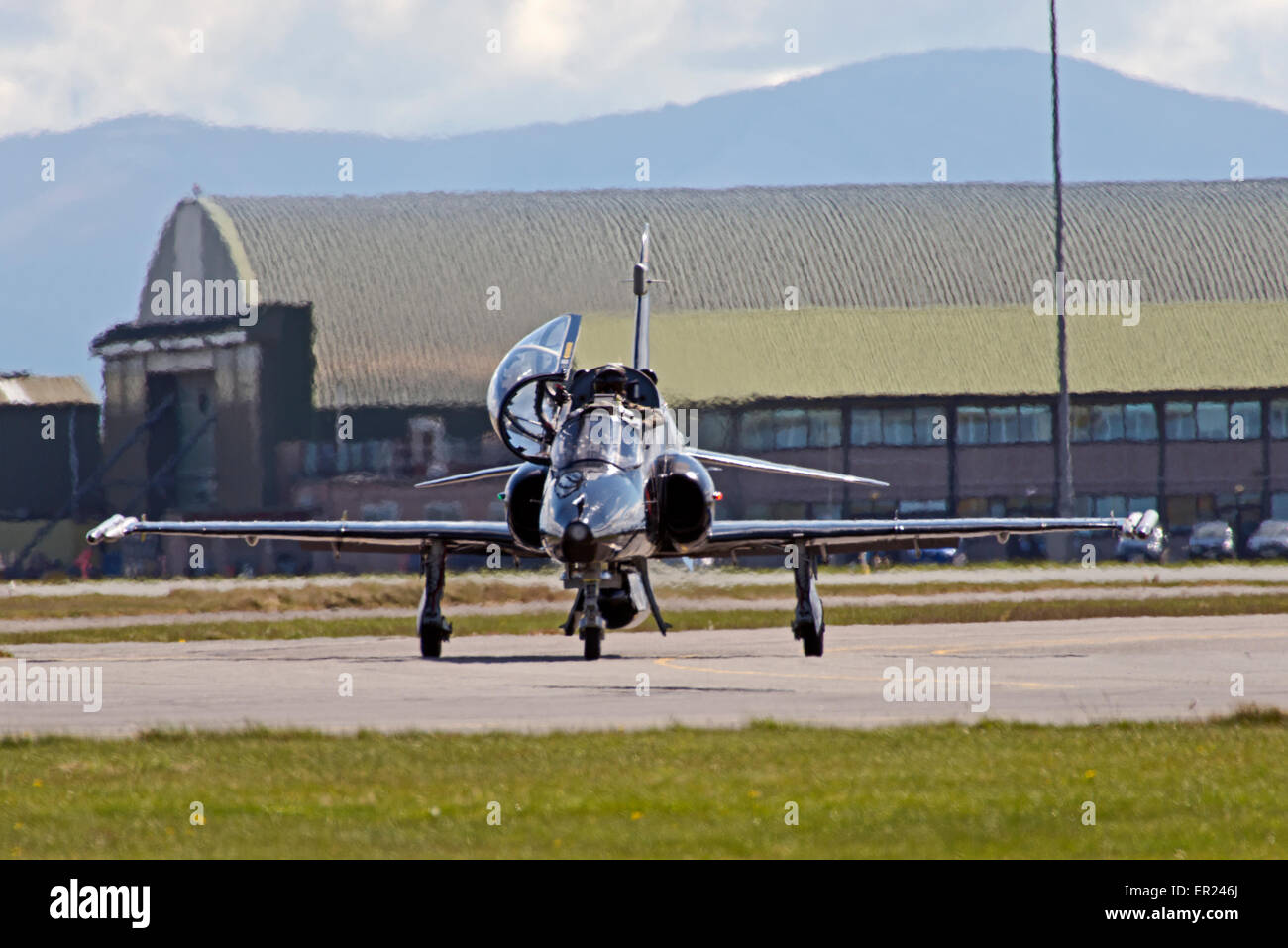 ZK017 T2 Hawk Fast Jet heat haze Raf Valley Anglesey North Wales Uk ...