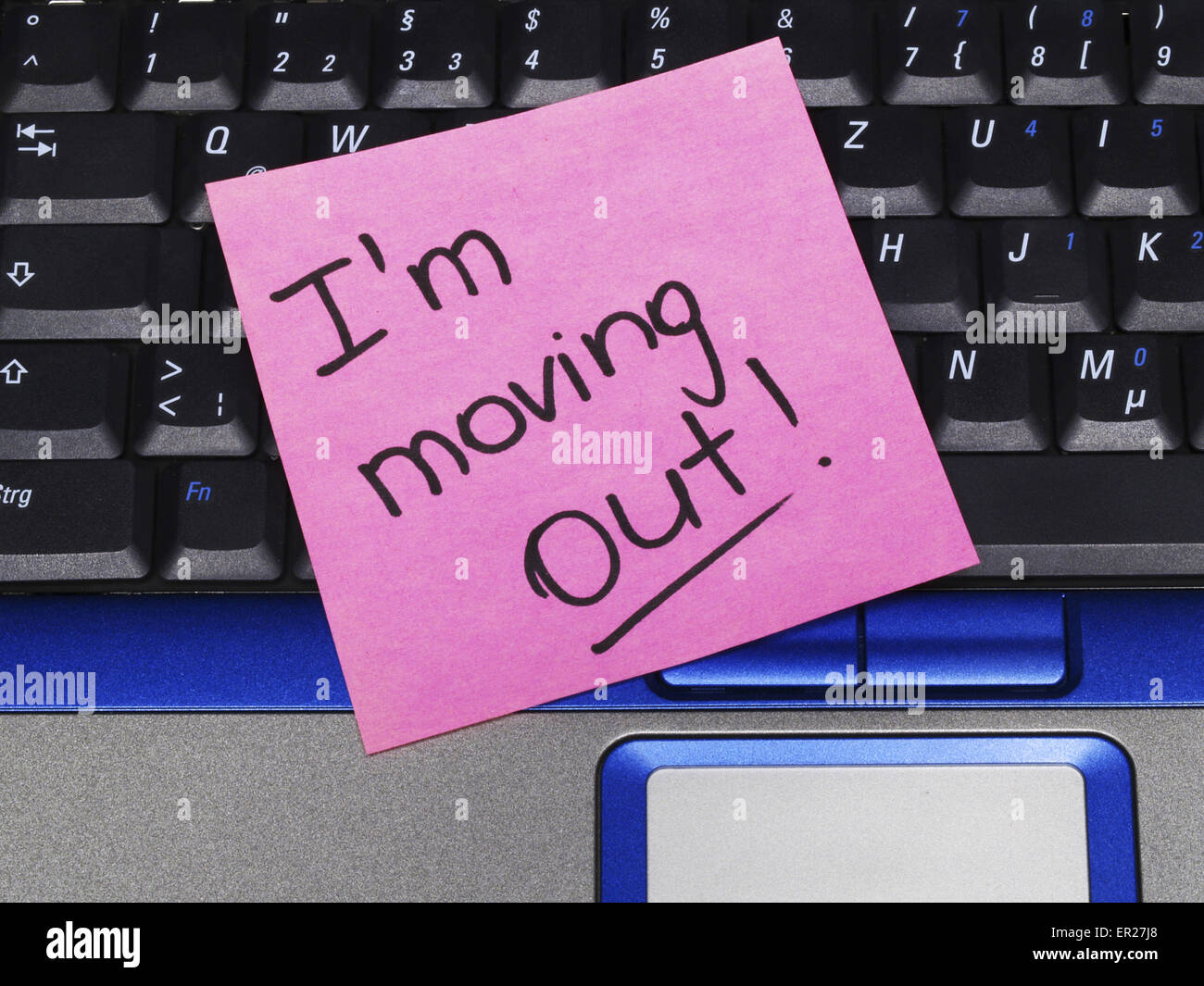 Memo note on notebook, I´m moving out Stock Photo - Alamy
