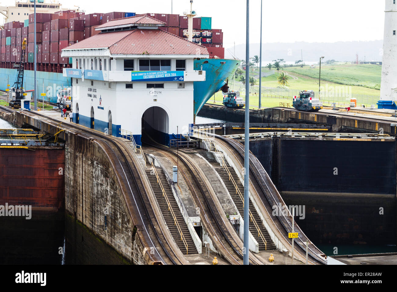 Shipping control centre hi-res stock photography and images - Alamy