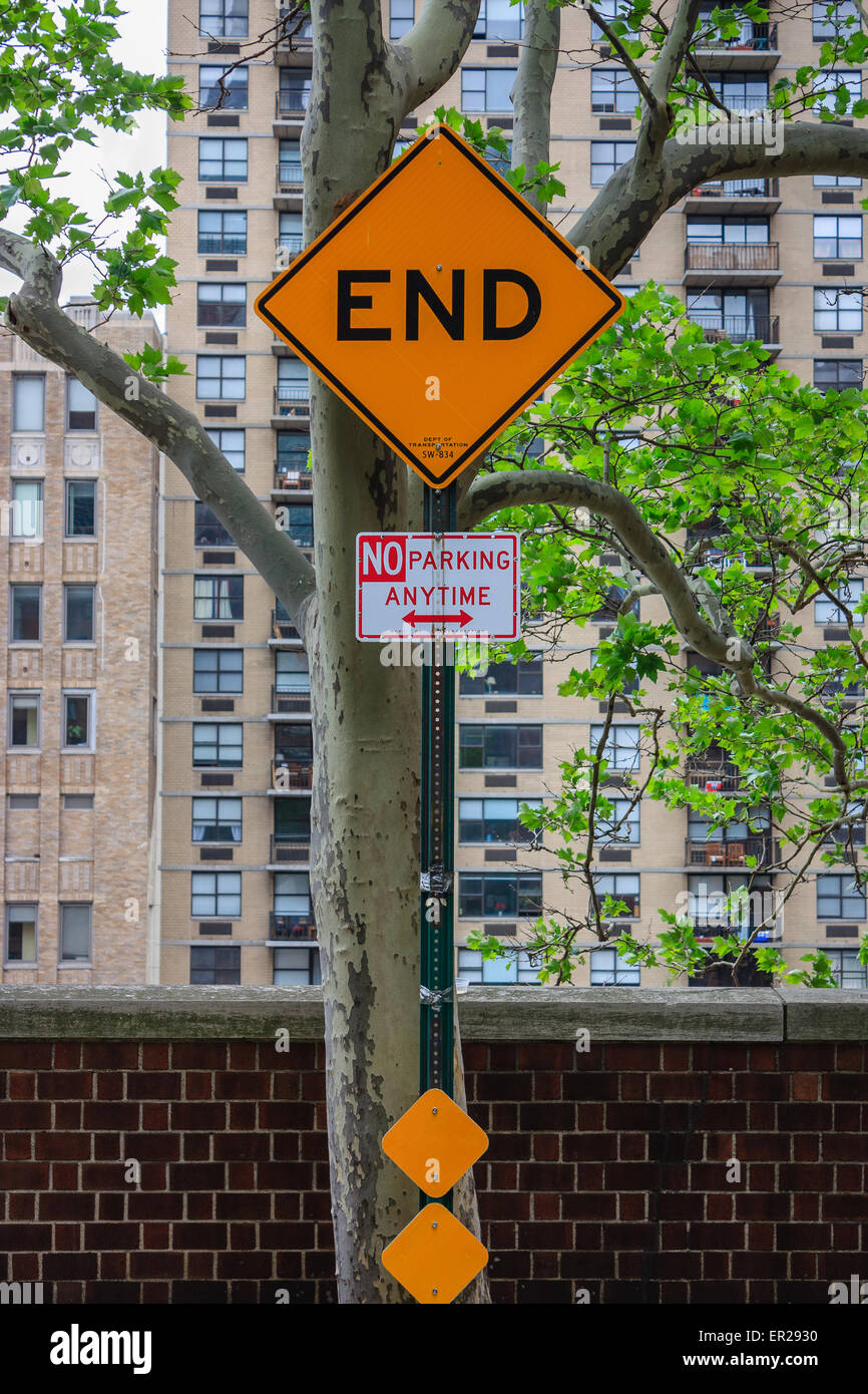 End sign in Tudor City place, Manhattan, New York city, NY, USA Stock ...