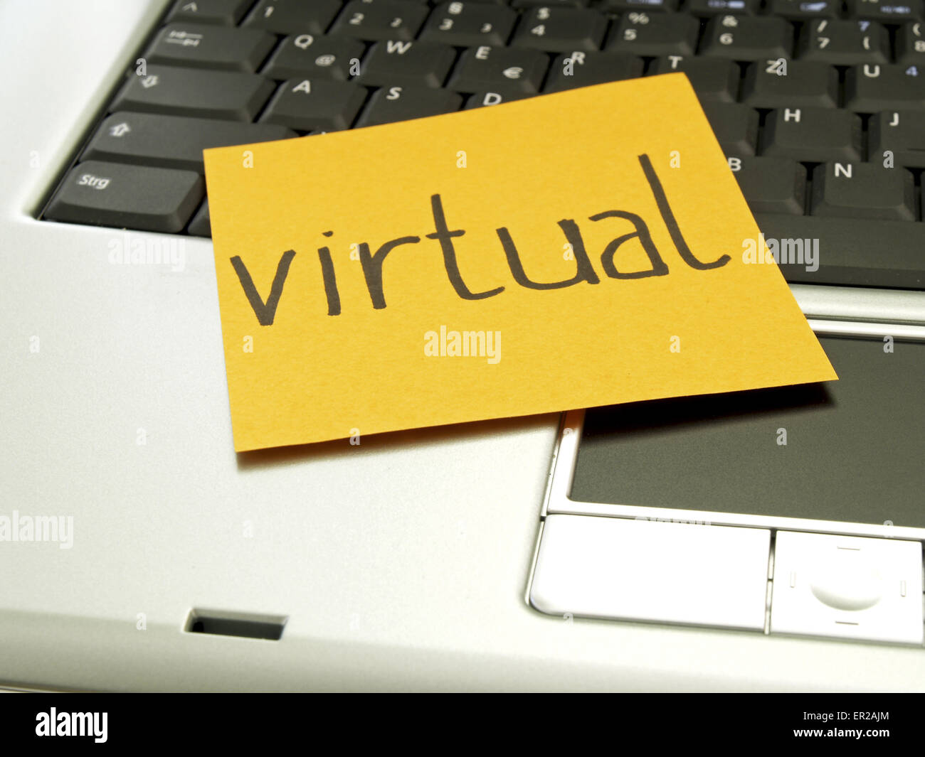 Memo note on notebook, virtual Stock Photo - Alamy