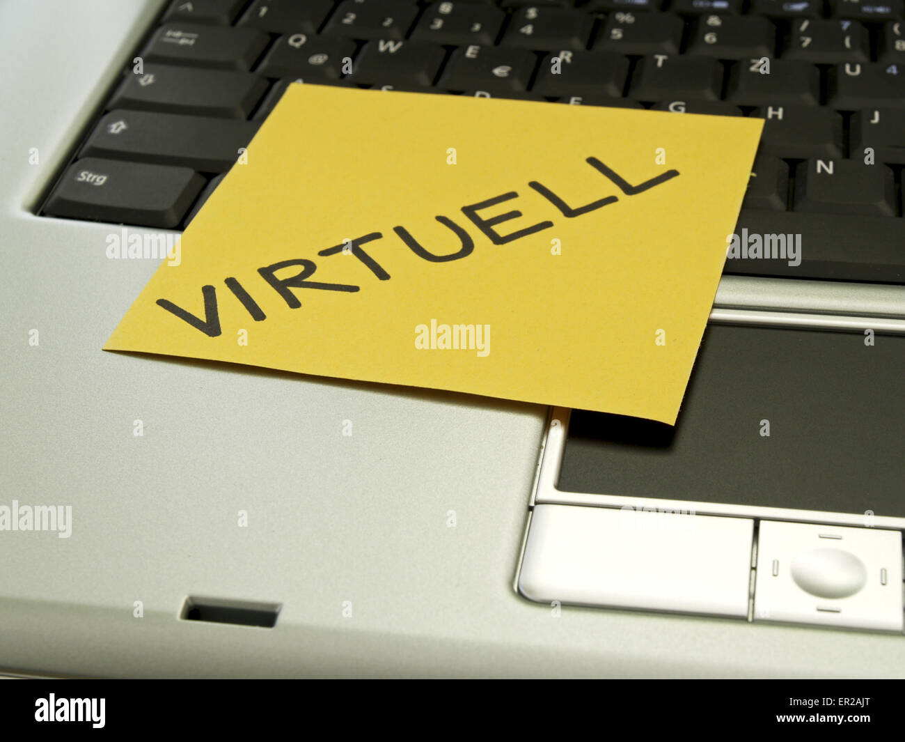 Memo note on notebook, virtual Stock Photo - Alamy