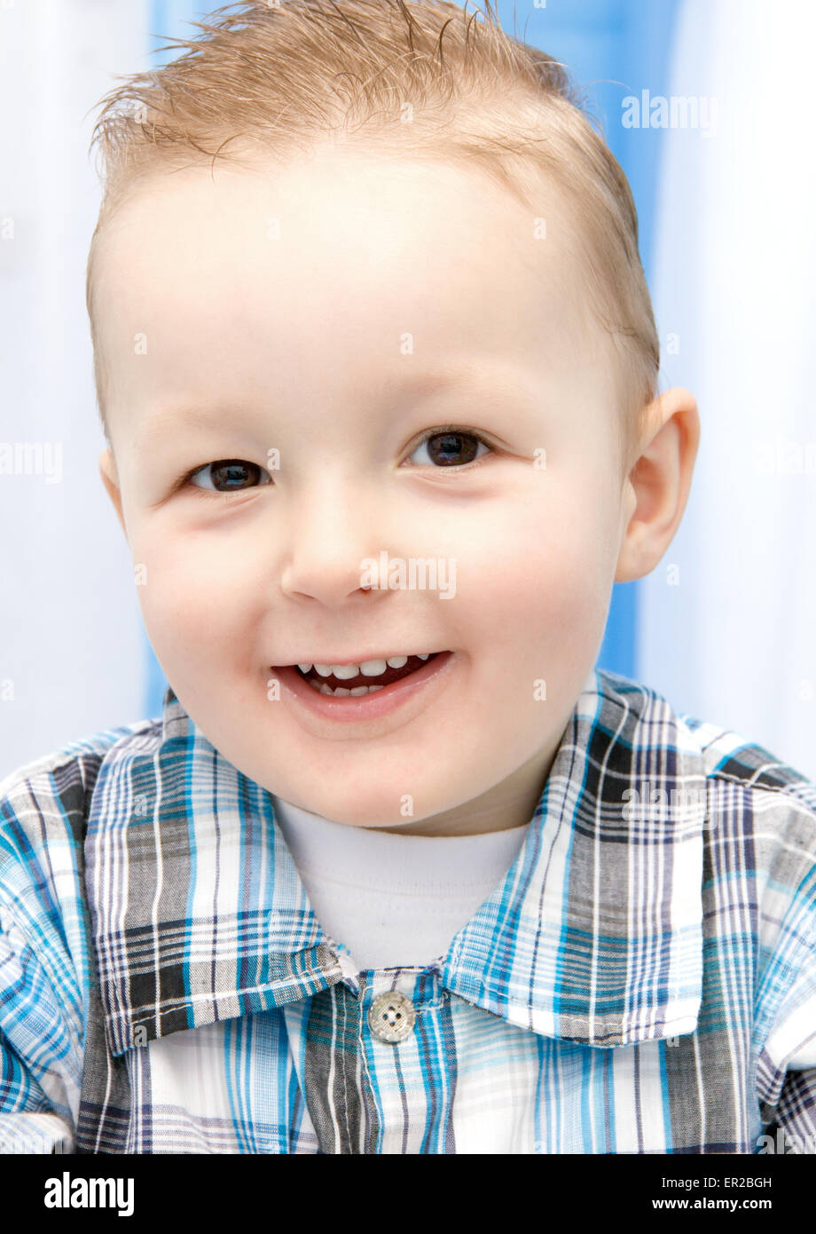 Child portrait happy smile hi-res stock photography and images - Alamy