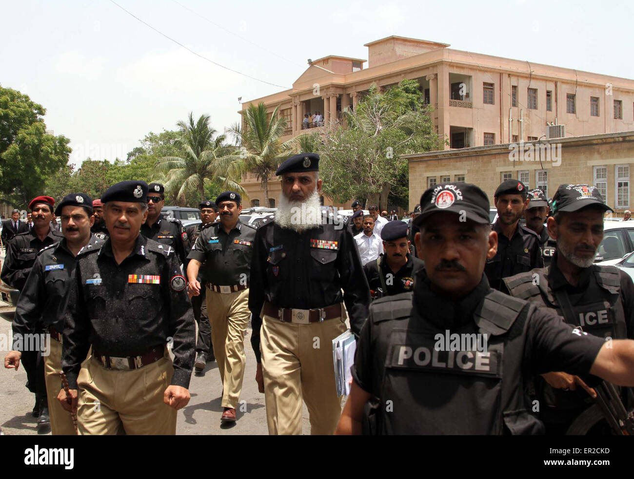 IGP Sindh Ghulam Hyder Jamali at Sindh High Court on call of Chief ...