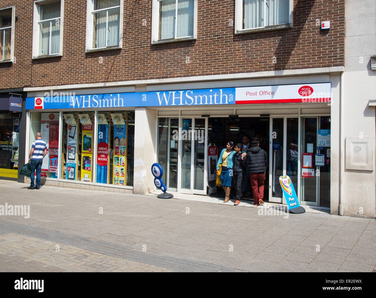 Post office and w h smith hi-res stock photography and images - Alamy