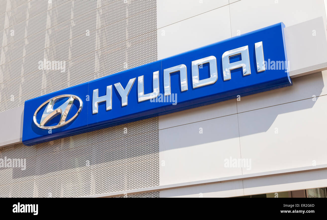 Hyundai dealership sign on the facade of official dealer Stock Photo ...