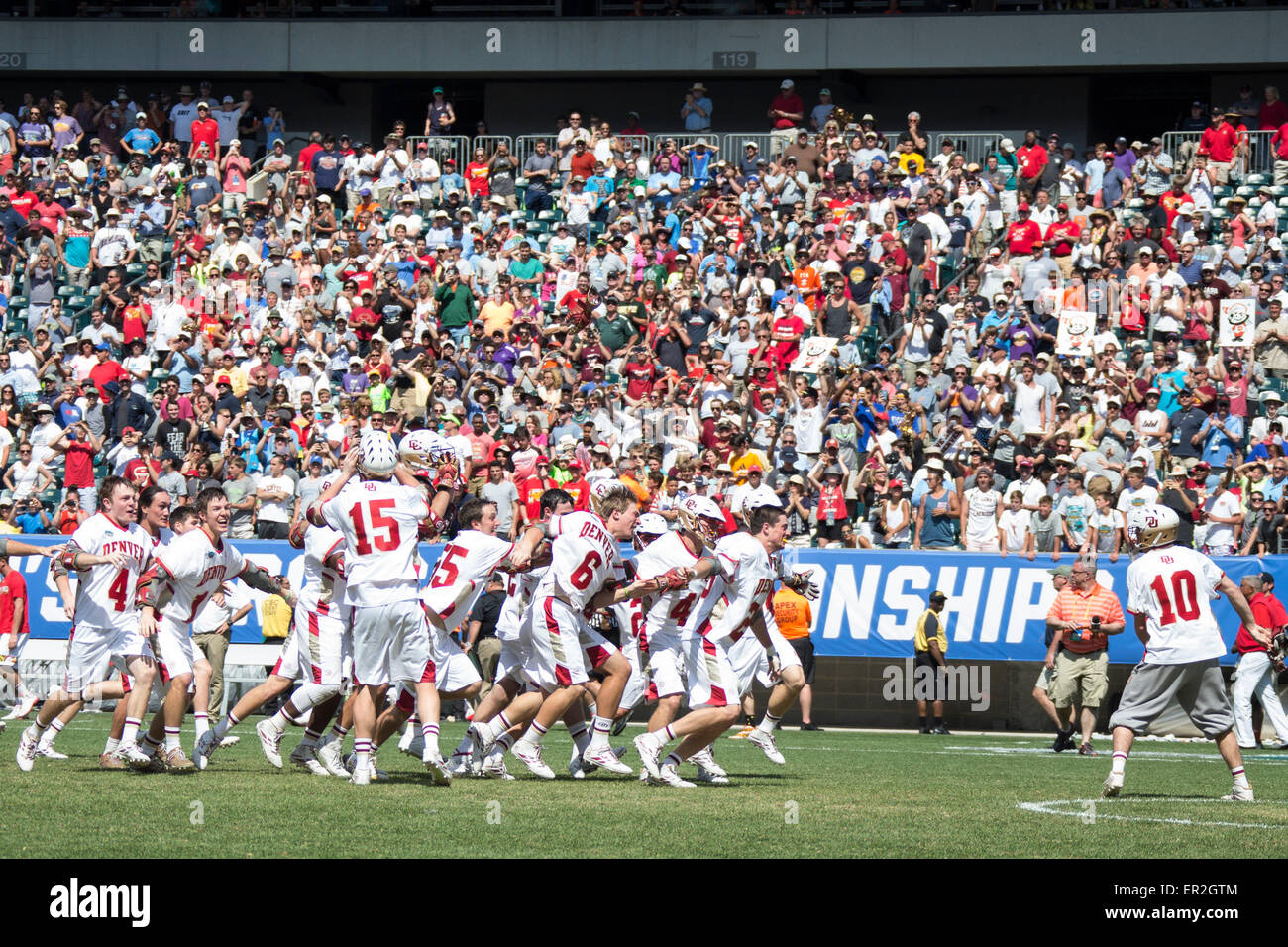 May 25, 2015: Denver Pioneers run to goalie Ryan LaPlante (10) to ...