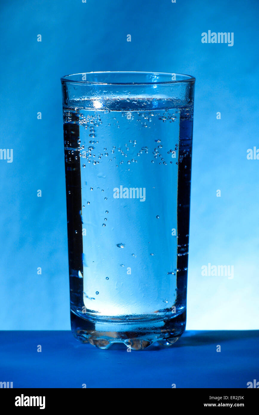 Glas wasser hi-res stock photography and images - Alamy