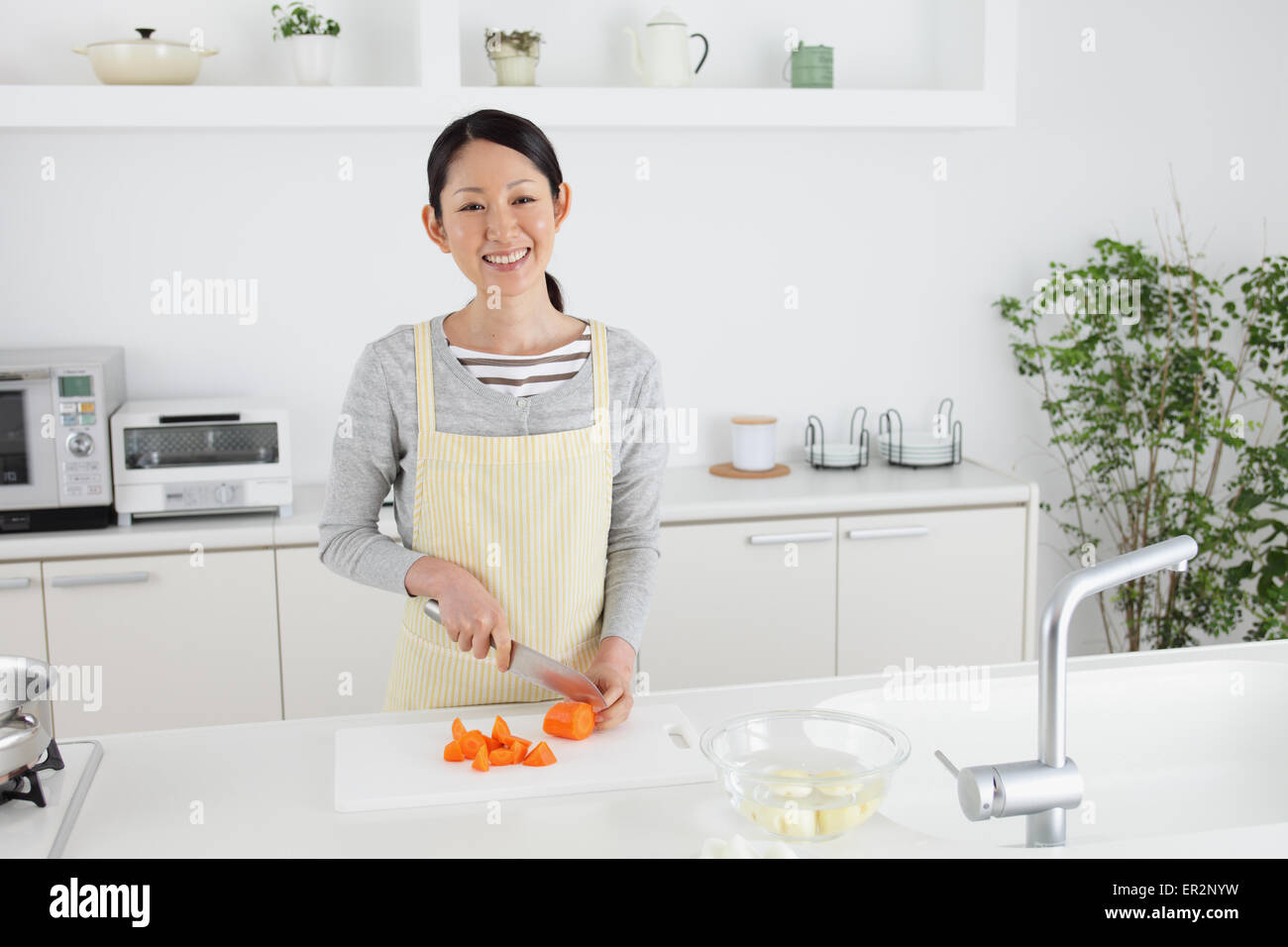 Asian kitchen knife hi-res stock photography and images - Alamy