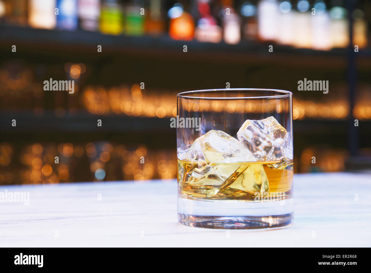 Straight whiskey hi-res stock photography and images - Alamy