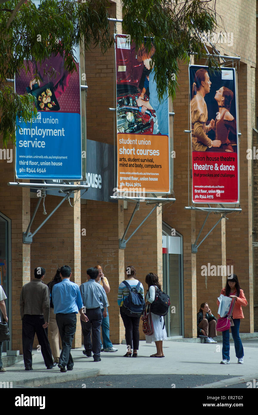 University of melbourne campus students hi-res stock photography and ...