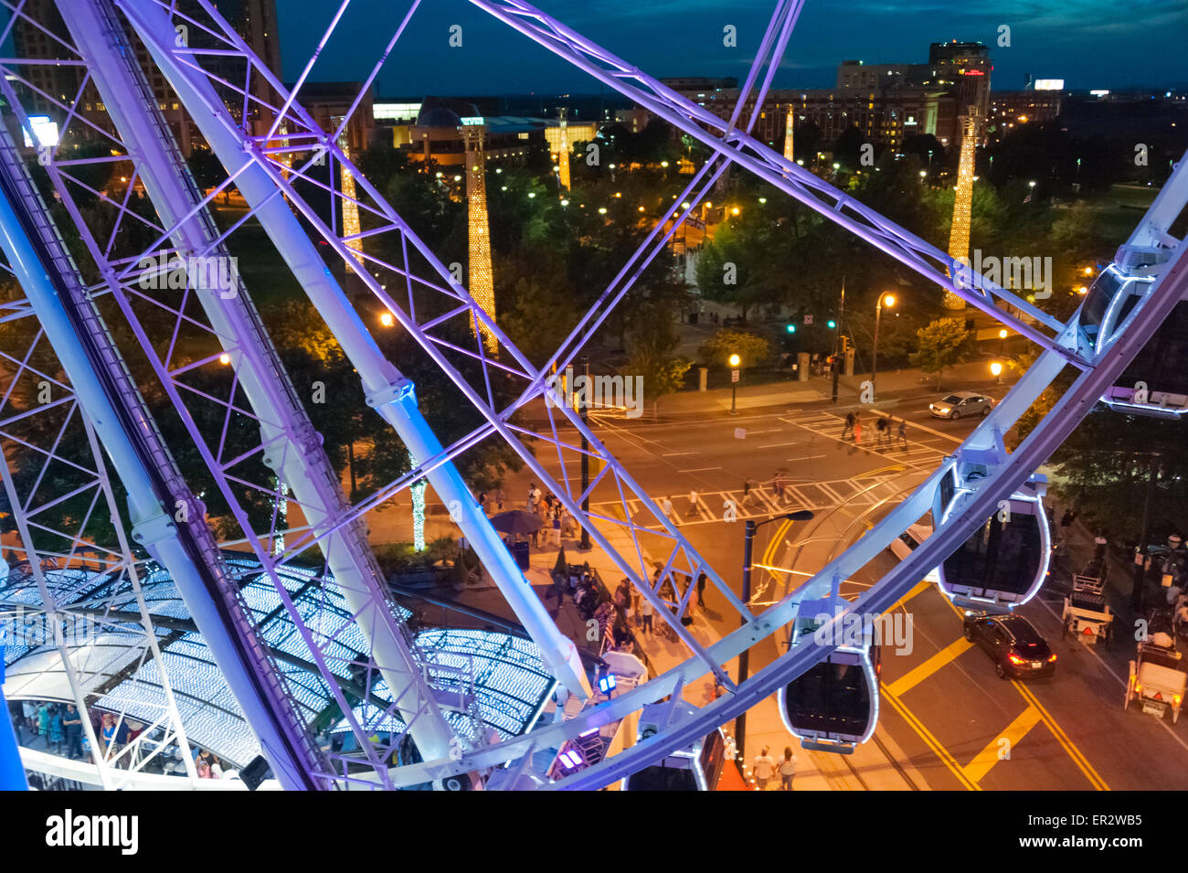 Night view of Atlanta, Georgia's SkyView ferris wheel and the lighted ...