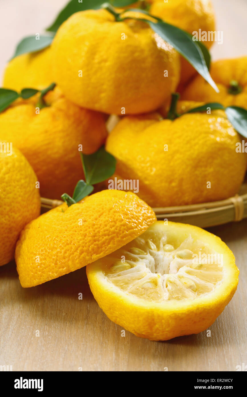 Yuzu cut hi-res stock photography and images - Alamy