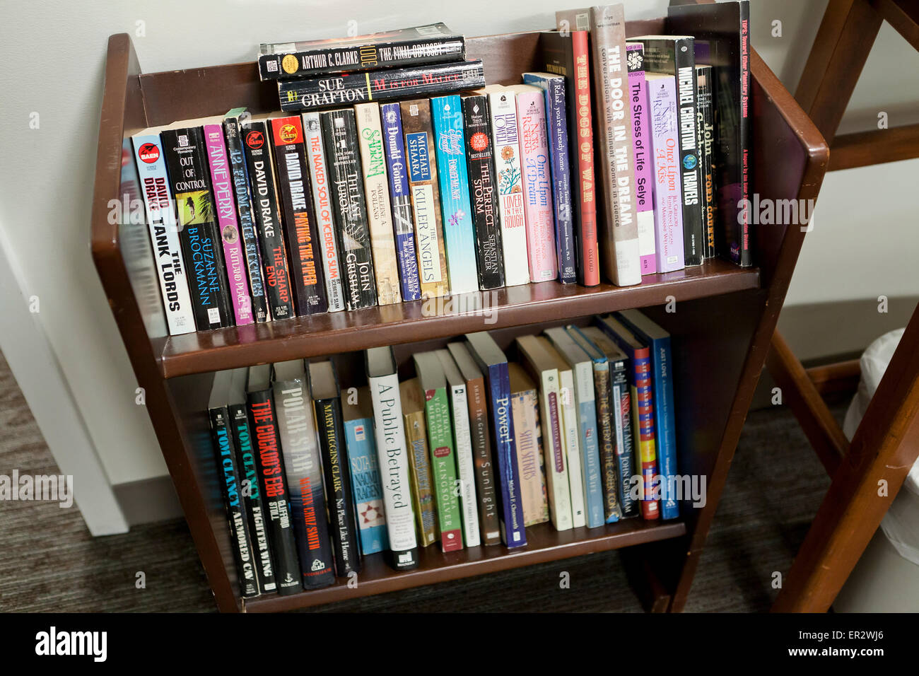 Small bookshelf in office - USA Stock Photo - Alamy