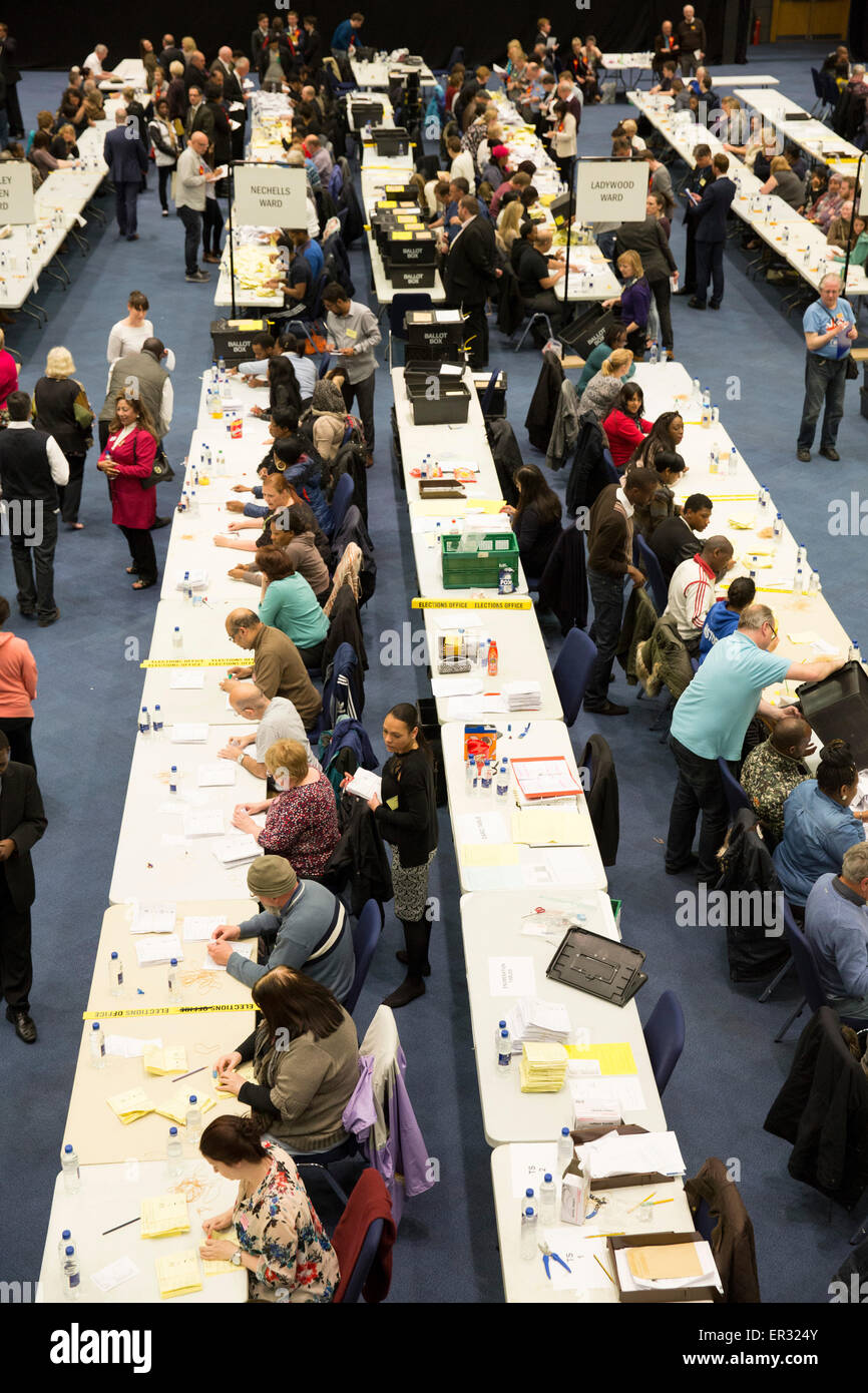 General election counting tables hi-res stock photography and images ...