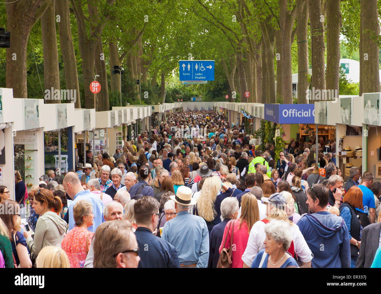 Crowds at the 2015 Chelsea flower show Stock Photo - Alamy