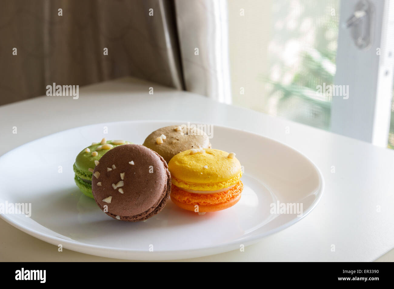 On white plate hi-res stock photography and images - Alamy
