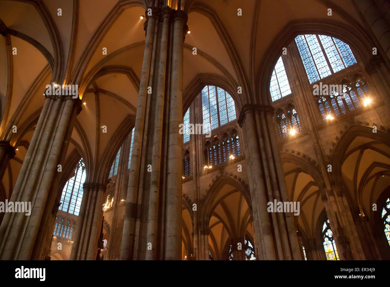 Kölner dom innen hi-res stock photography and images - Alamy