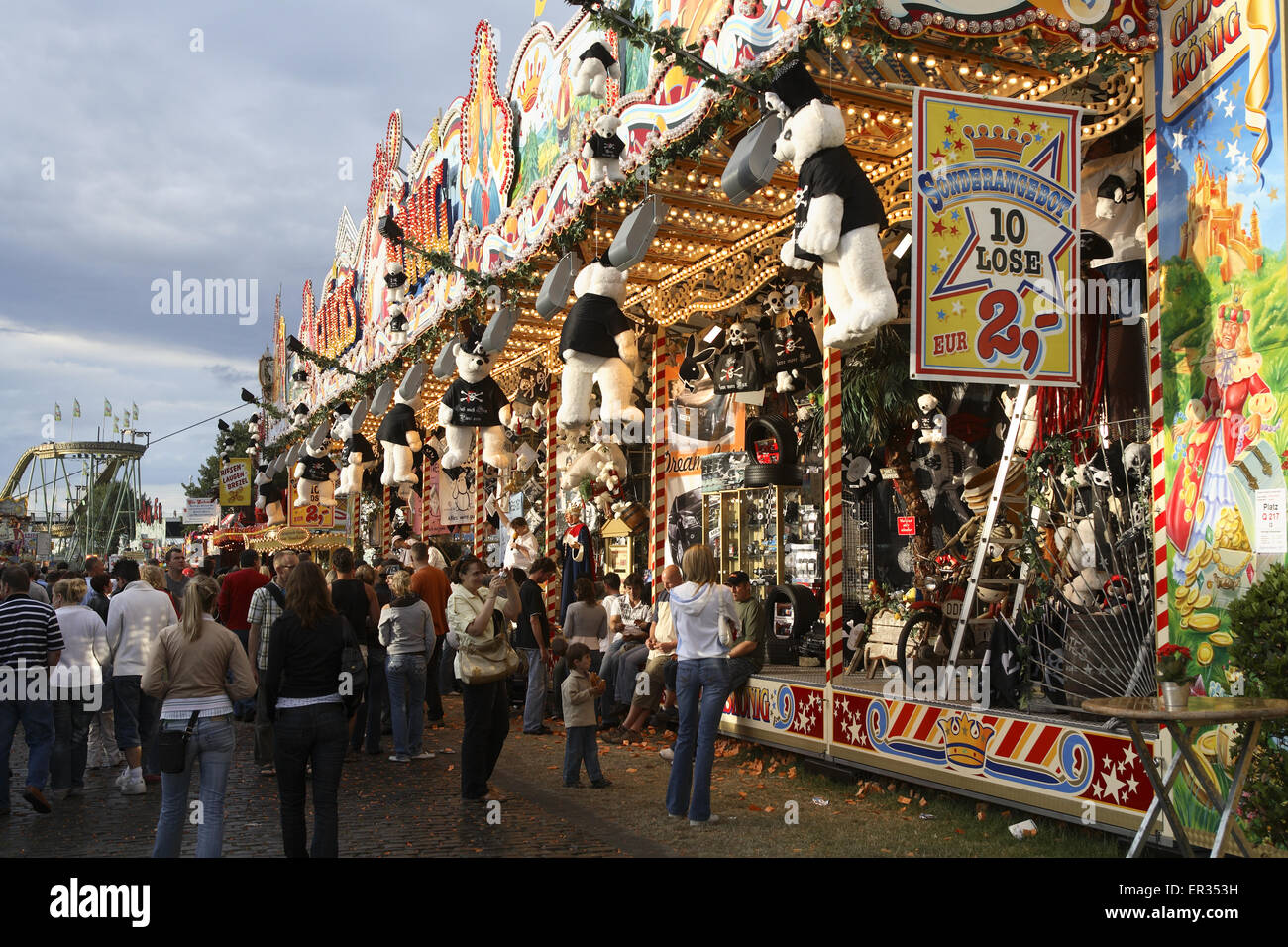 DEU, Germany, Duesseldorf, fun fair at the banks of the river Rhine in ...