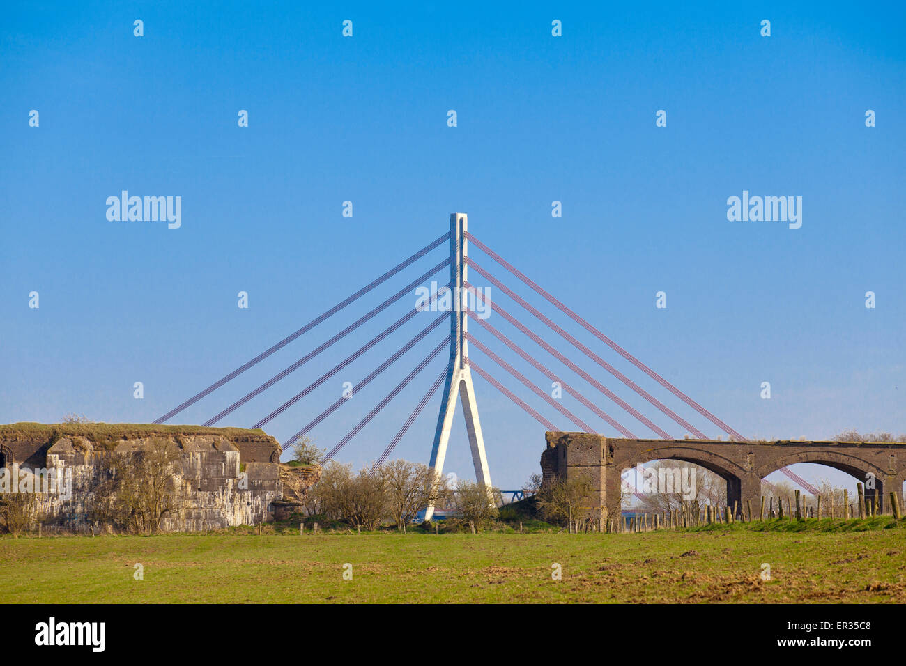 Europe, Germany, North Rhine-Westphalia, Wesel, the Niederrhein bridge ...