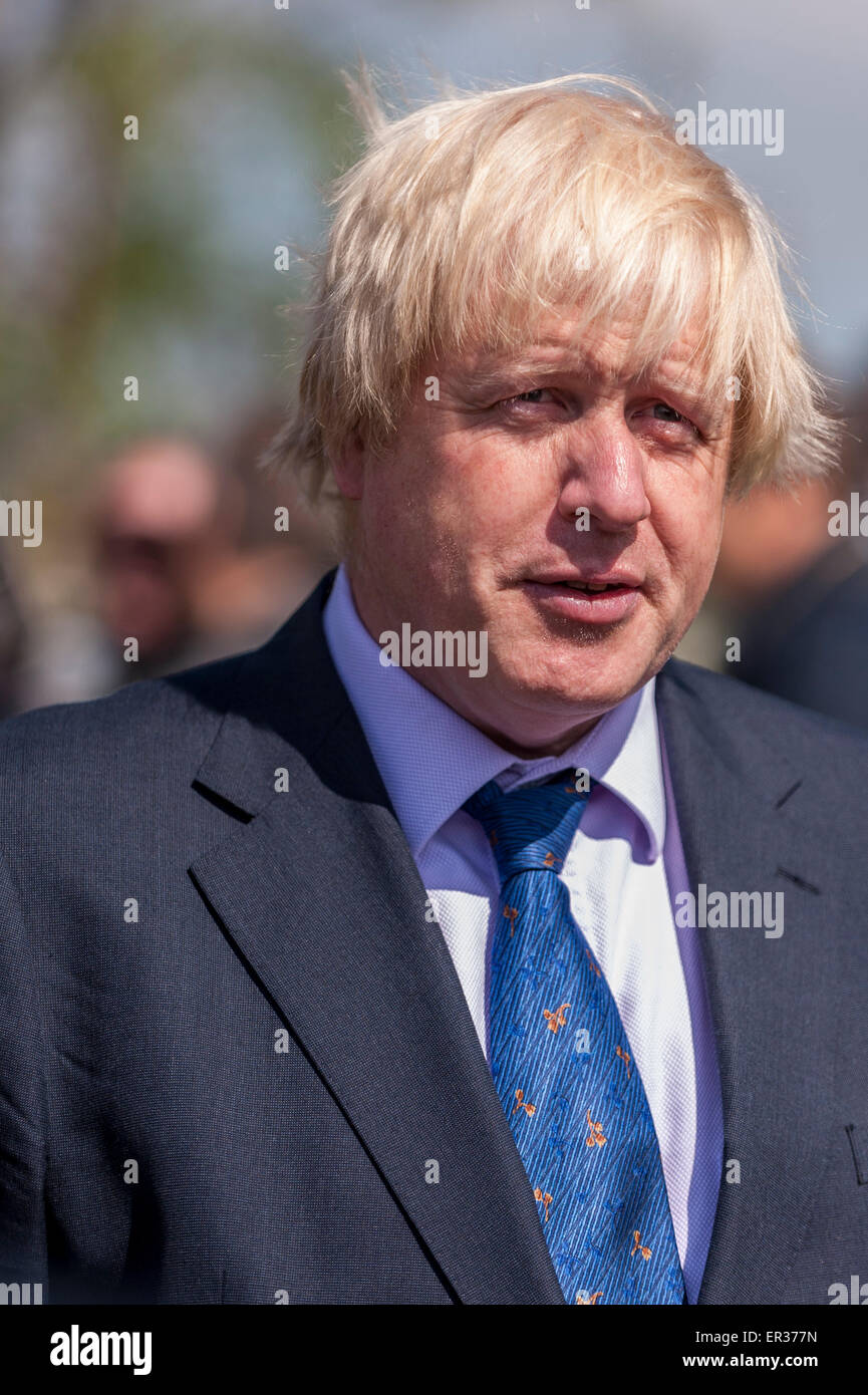 London, UK. 26 May 2015. To mark London Tree Week, Boris Johnson, Mayor ...