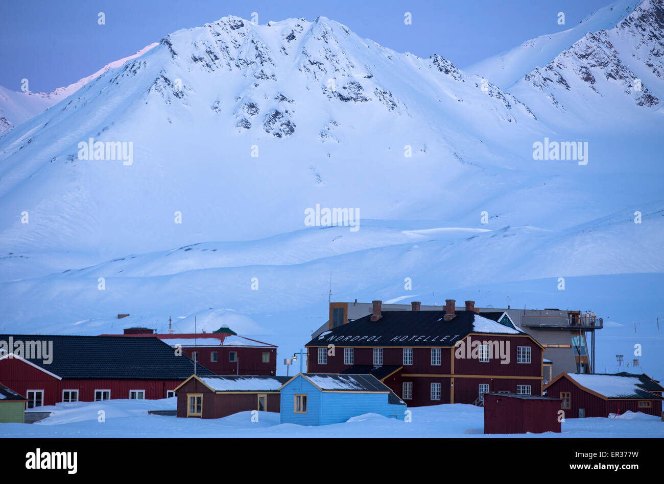Research station, north pole hi-res stock photography and images - Alamy
