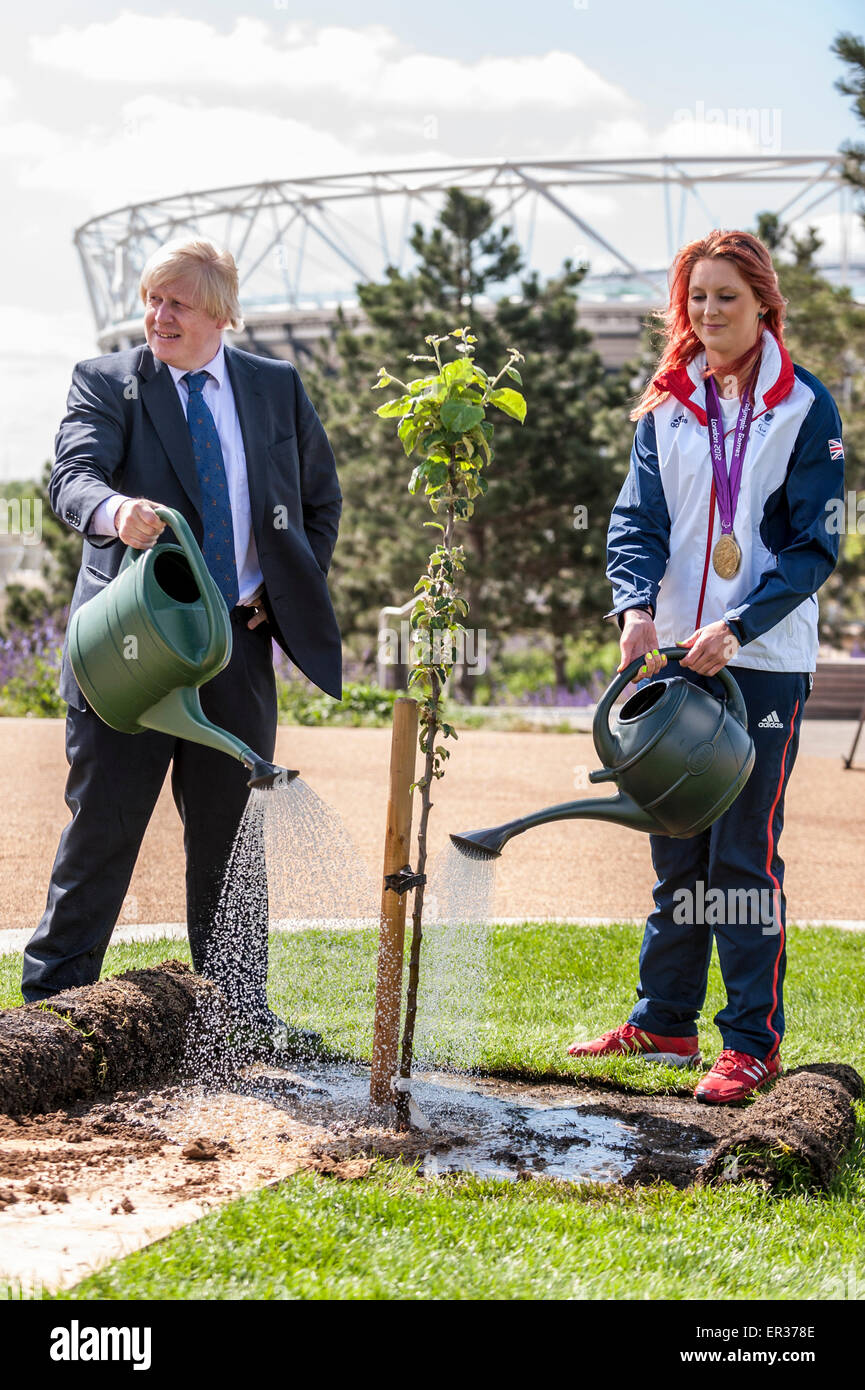 London, UK. 26 May 2015. To mark London Tree Week, Boris Johnson, Mayor ...