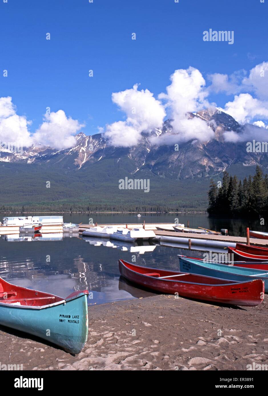 Pyramid lake canada hi-res stock photography and images - Alamy