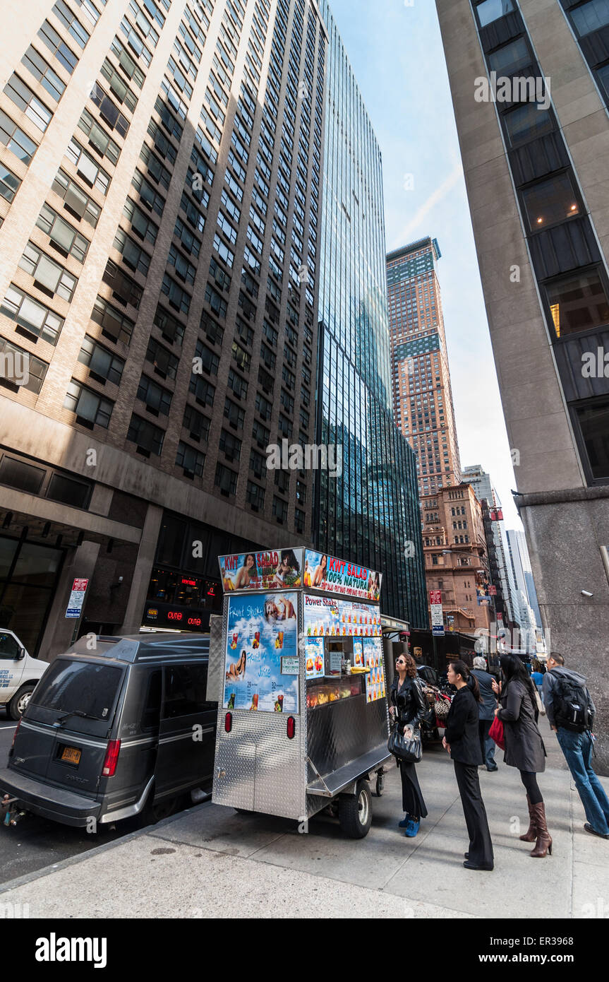 People seen on streets hi-res stock photography and images - Alamy