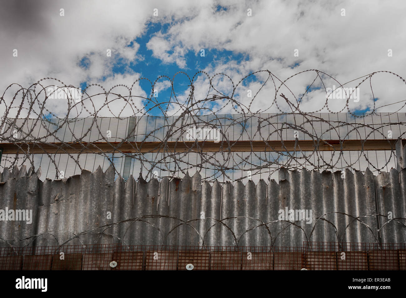 Plastic wire mesh fence High Resolution Stock Photography and Images ...
