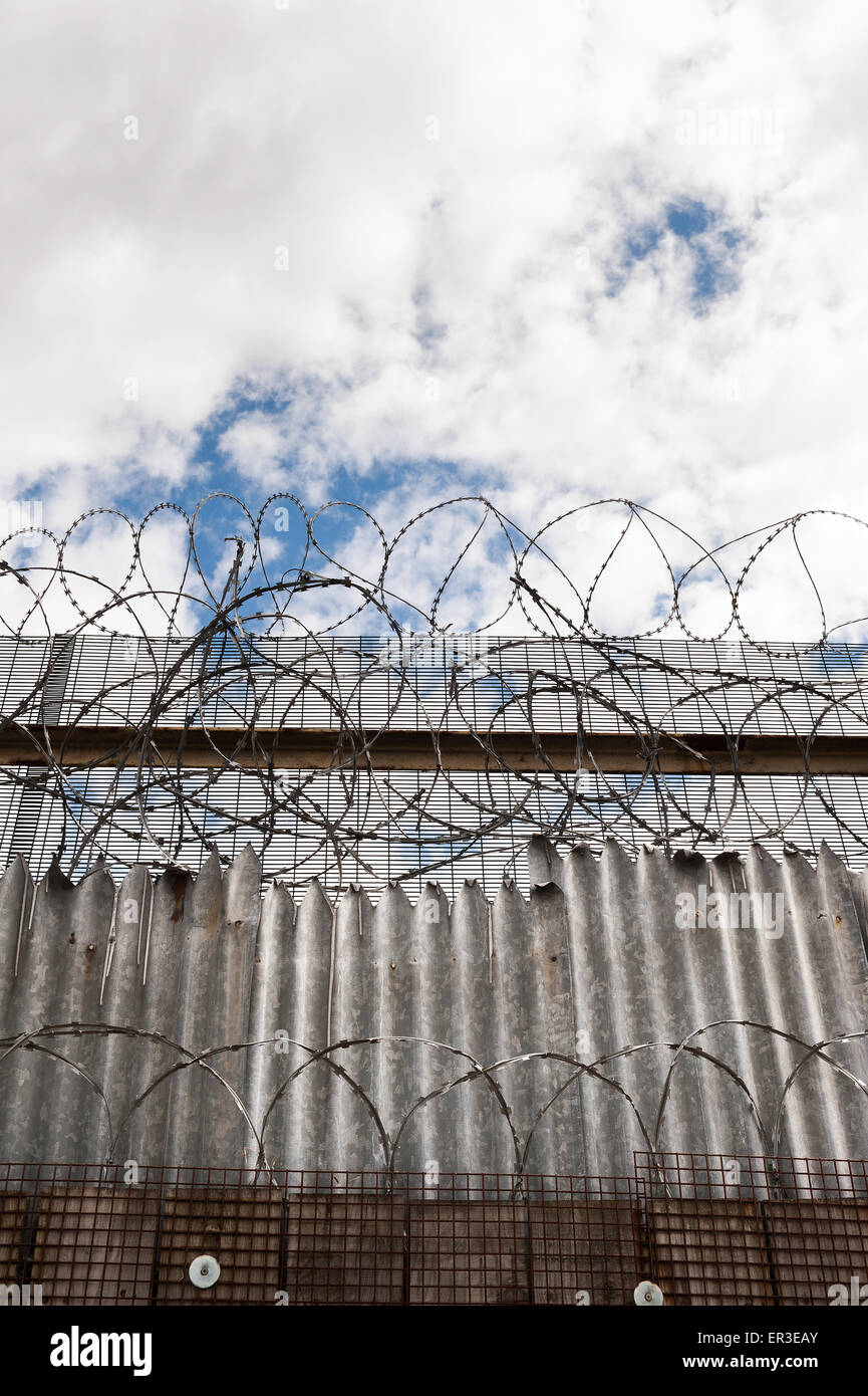 Plastic wire mesh fence High Resolution Stock Photography and Images ...