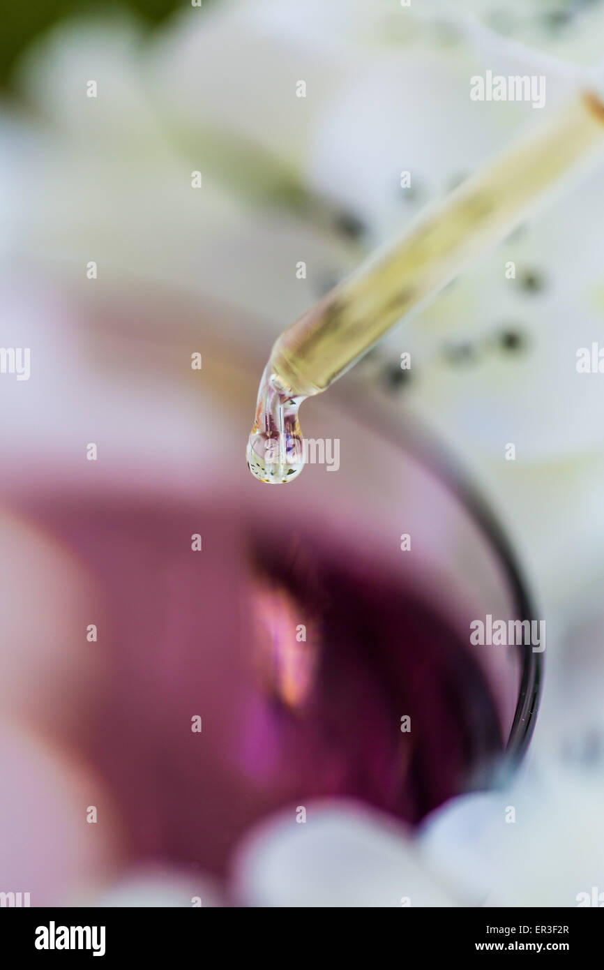 Dropper hi-res stock photography and images - Alamy