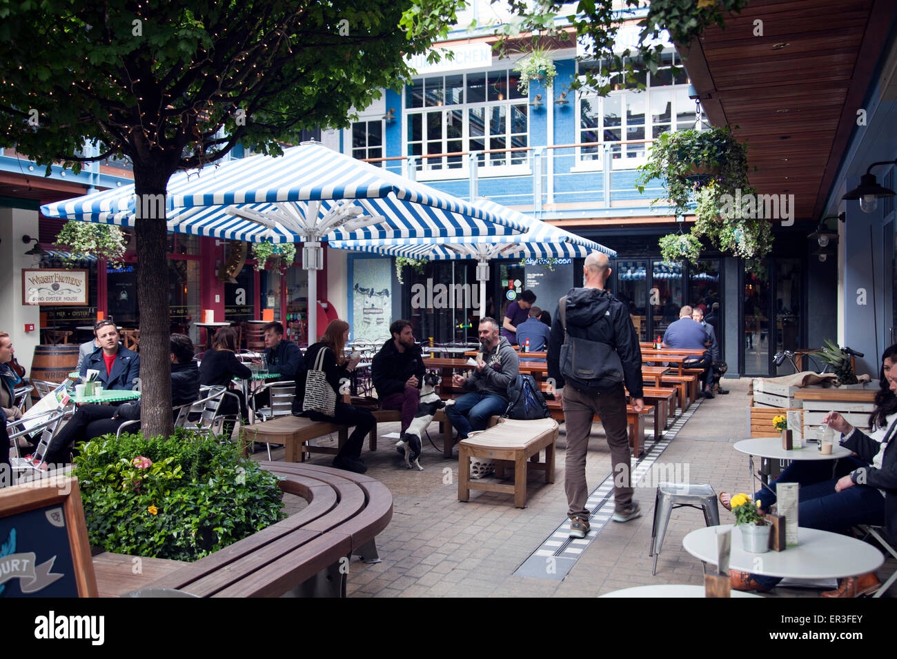 Kingly Court off Carnaby Street - Courtyard with Restaurants and ...