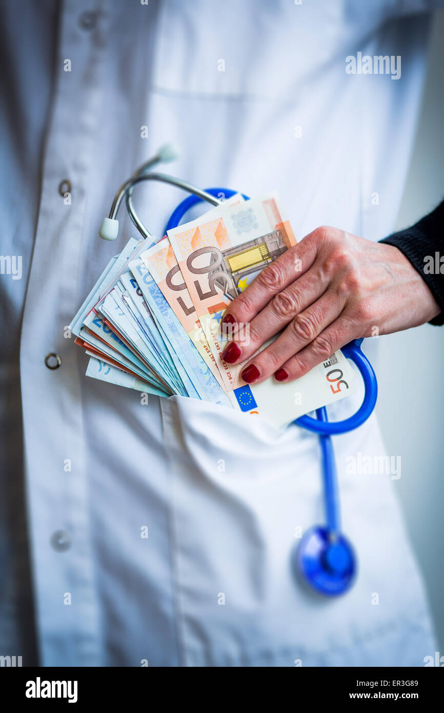 Paying medical hi-res stock photography and images - Alamy
