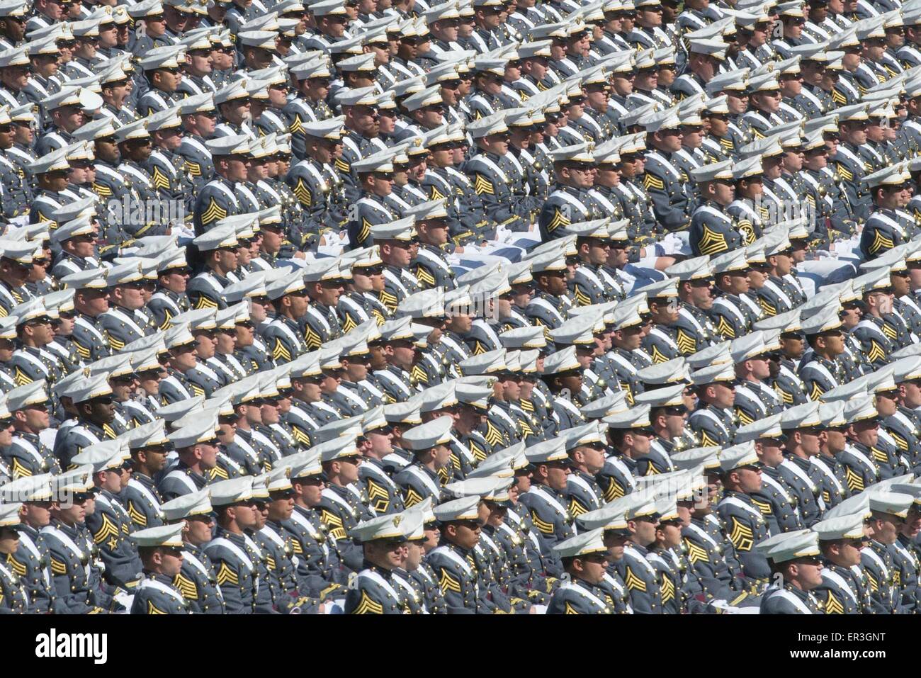 Graduating cadets from the US Military Academy class of 2015 stand in ...