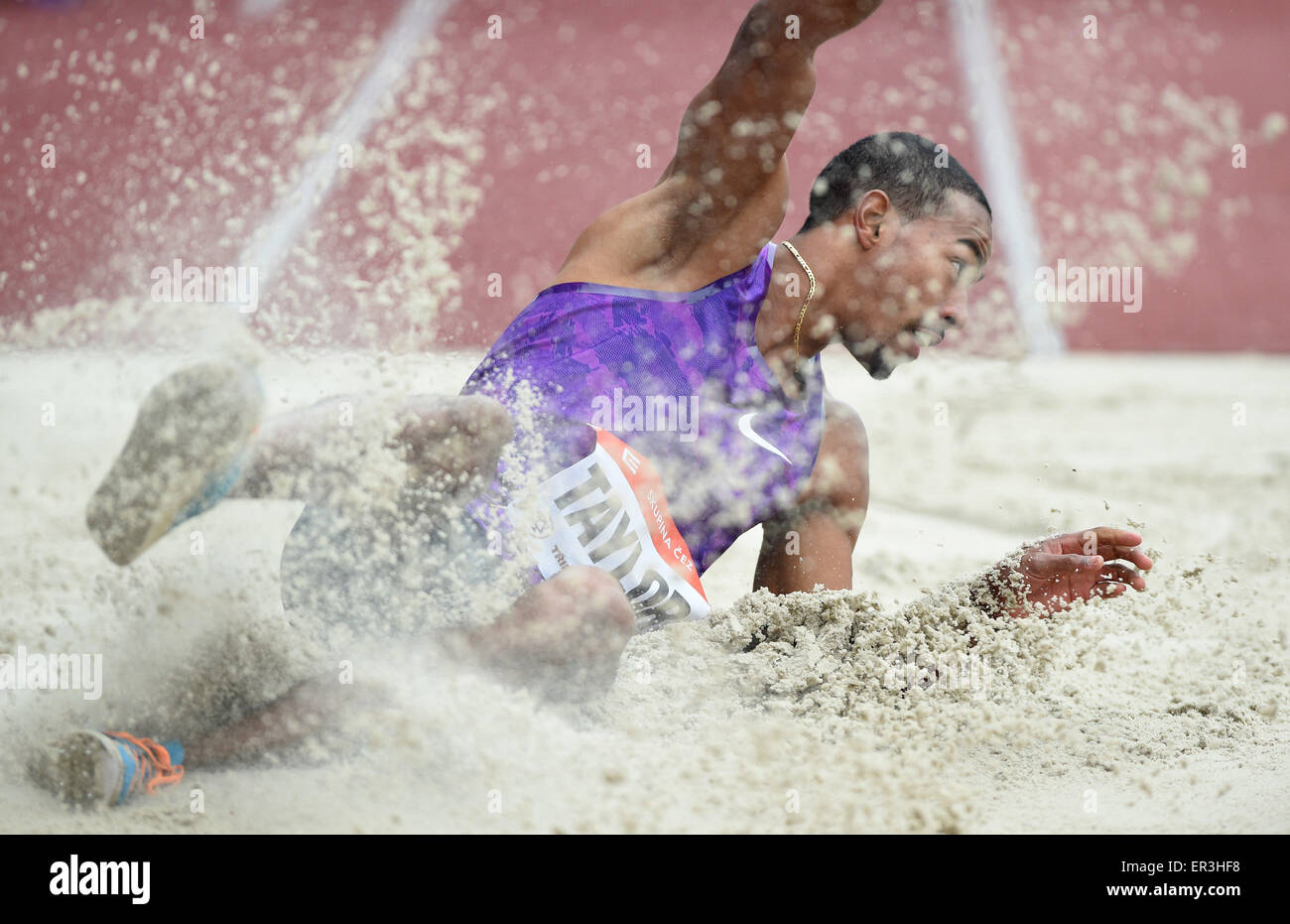 United States' Christian Taylor wins gold in the men's triple jump ...