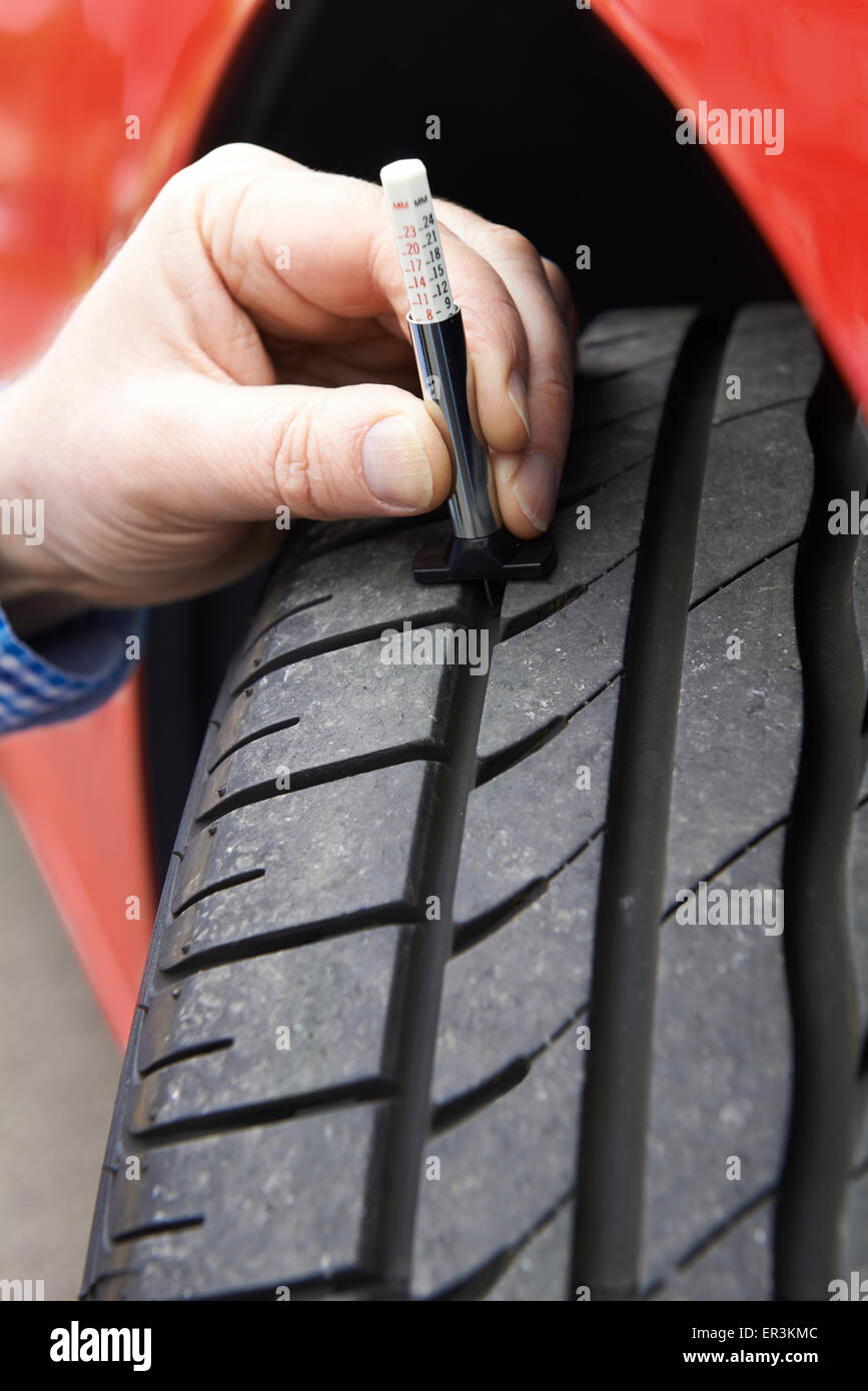 Car tyre gauge hi-res stock photography and images - Alamy