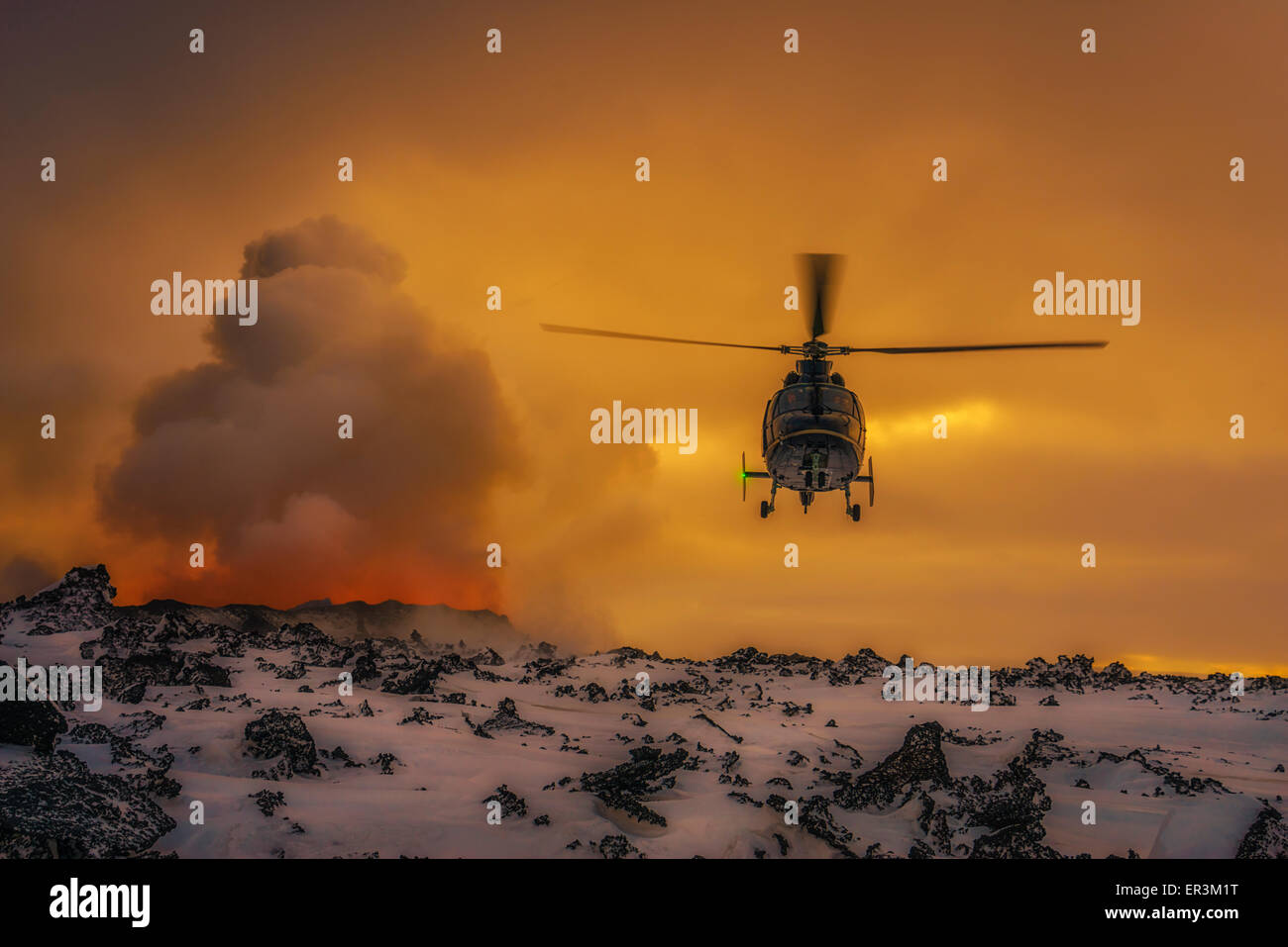 Helicopter flying by the volcano eruption at the Holuhraun Fissure ...
