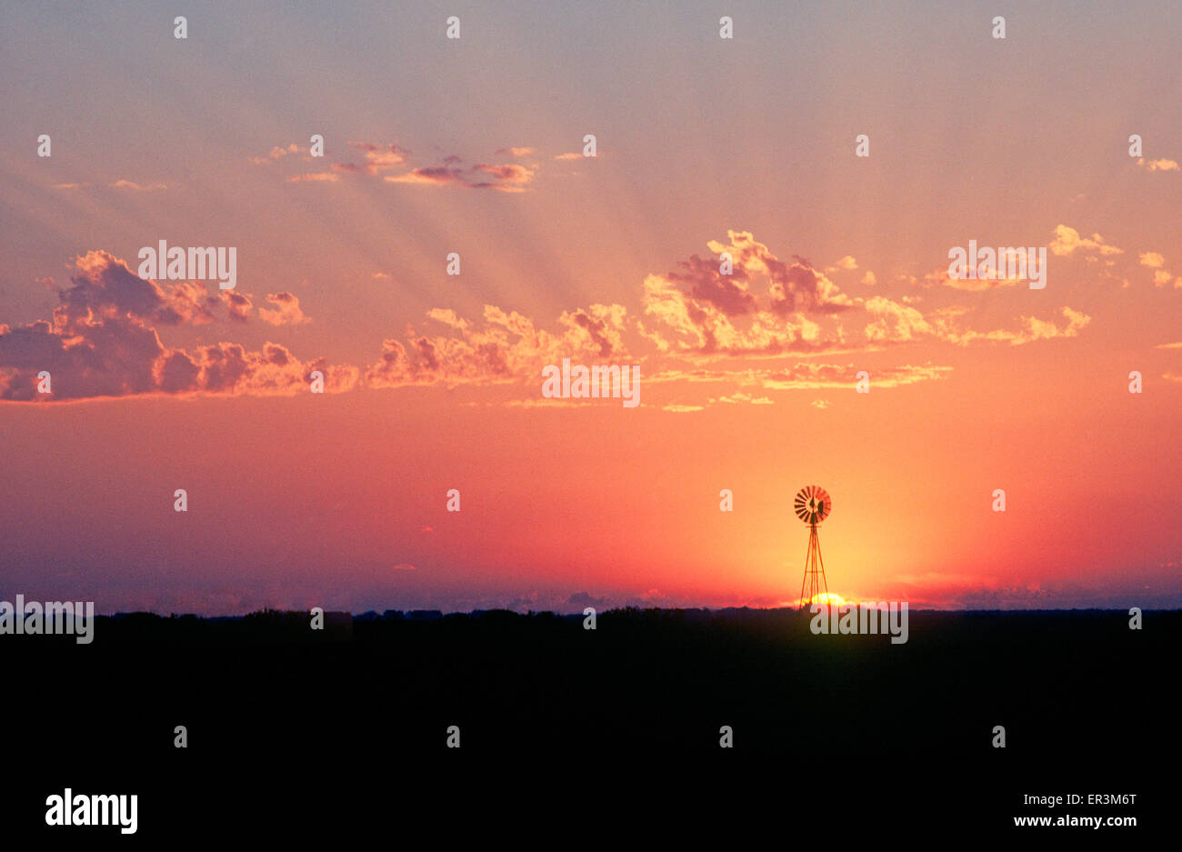 A magnificent sunset in New Mexico's isolated Bootheel region in the ...