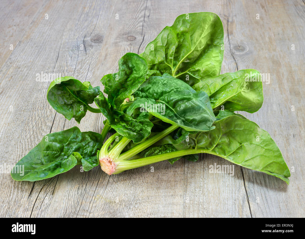 Fresh green spinach hi-res stock photography and images - Alamy