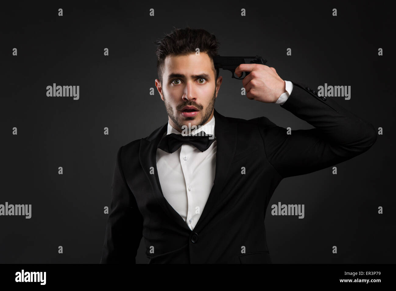 Gunshot head hi-res stock photography and images - Alamy