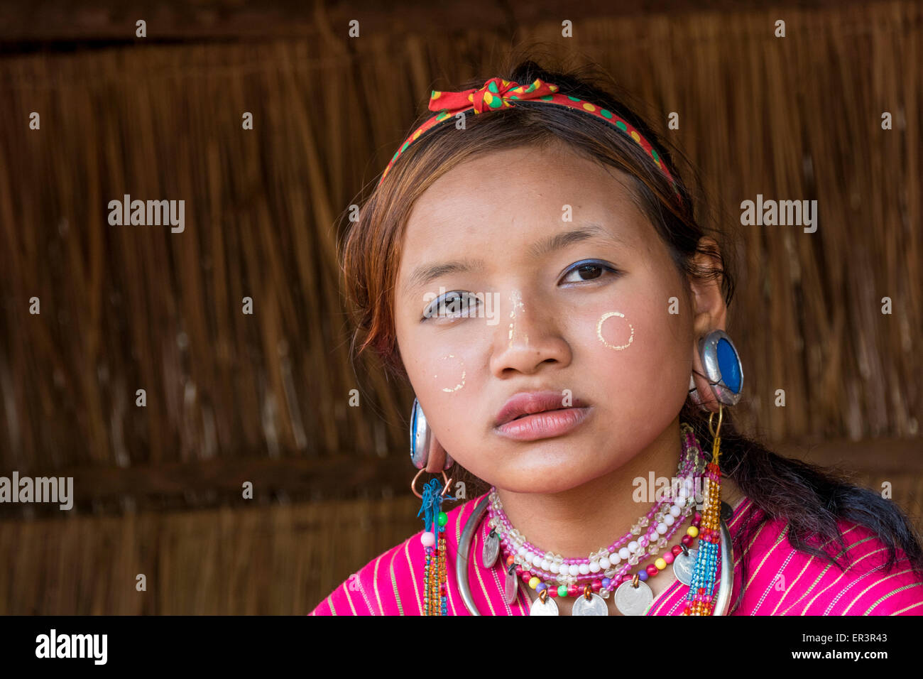 Young Woman from the Palong tribe with traditional Costume, Chiang Rai ...