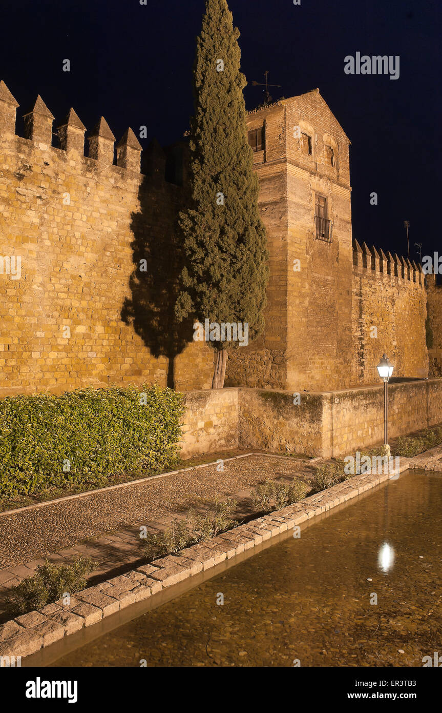Old towns and ancient cities hi-res stock photography and images - Alamy