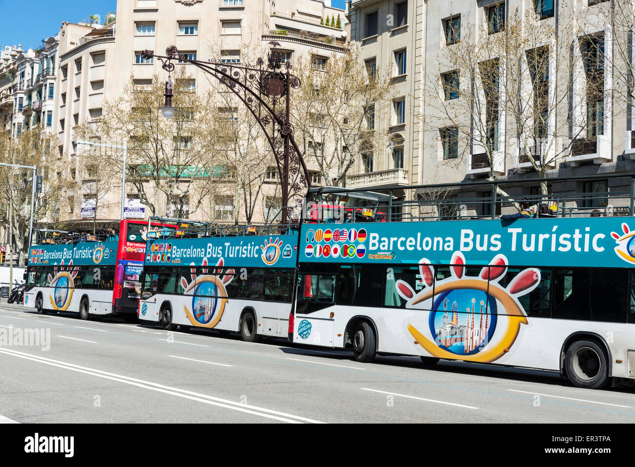 Passengers street bus spain hi-res stock photography and images - Alamy