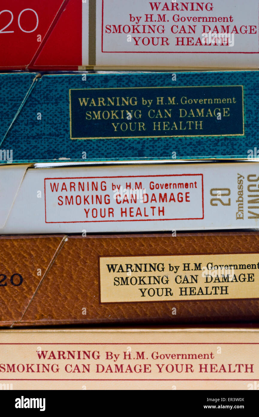 Health warnings on cigarette packs hi-res stock photography and images ...