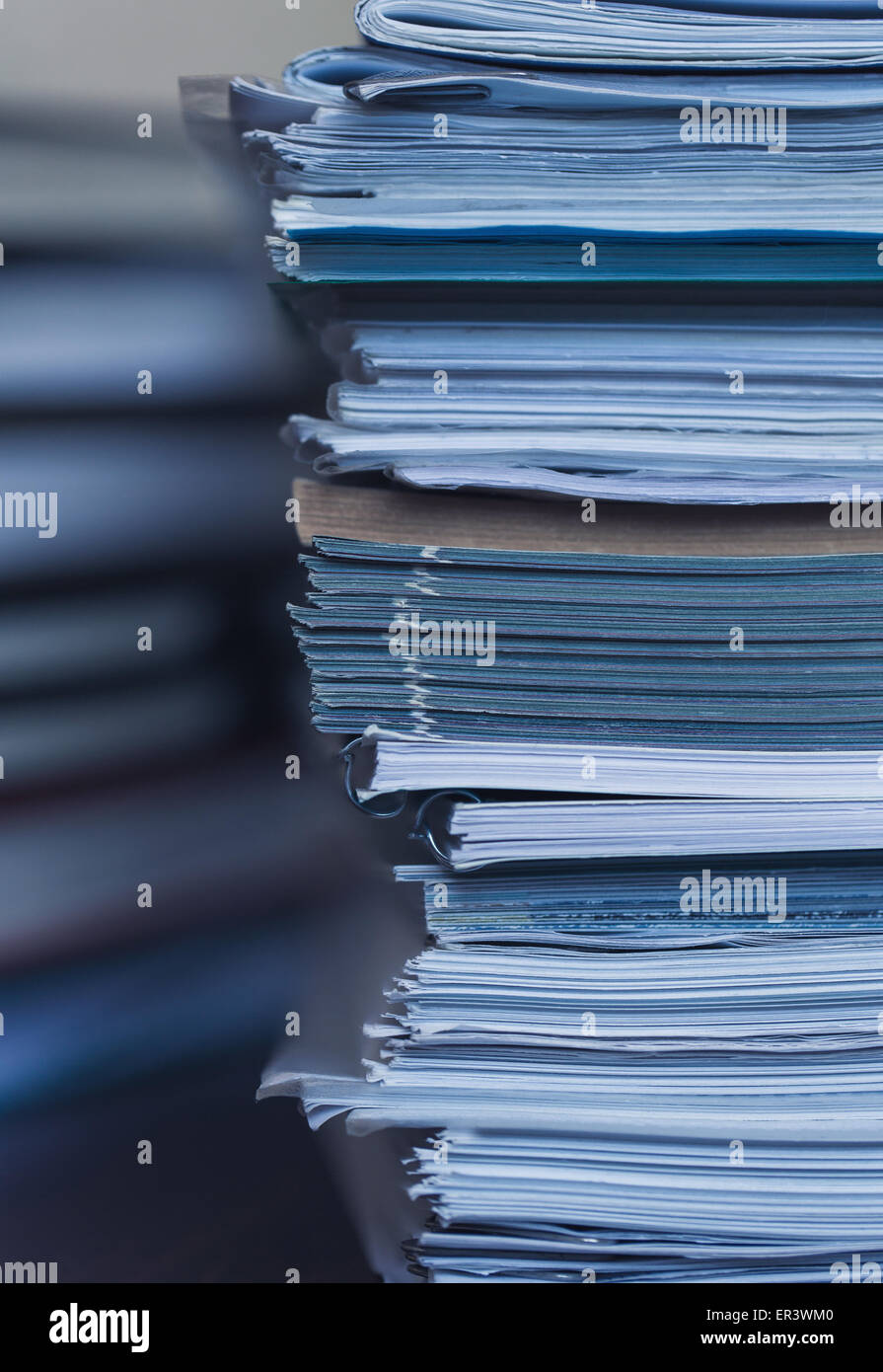 Magazine pile hi-res stock photography and images - Alamy