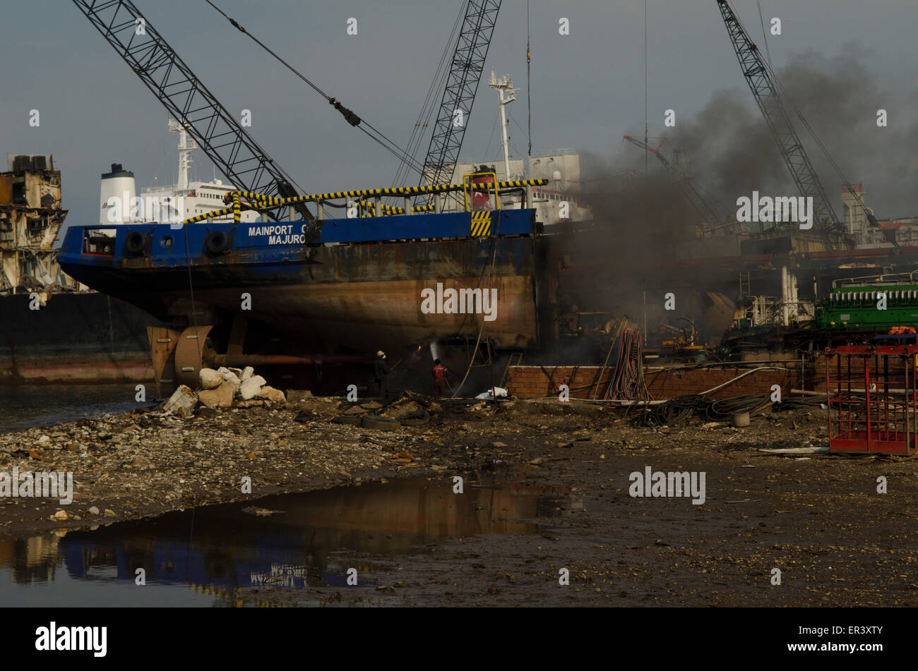 Turkish Ship Breaking Yards at Aliaga near Izmir Turkey Stock Photo - Alamy