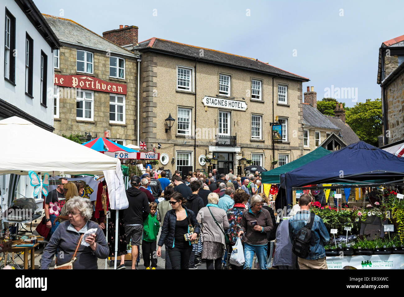 A street market in St.Agnes, Cornwall, UK Stock Photo - Alamy
